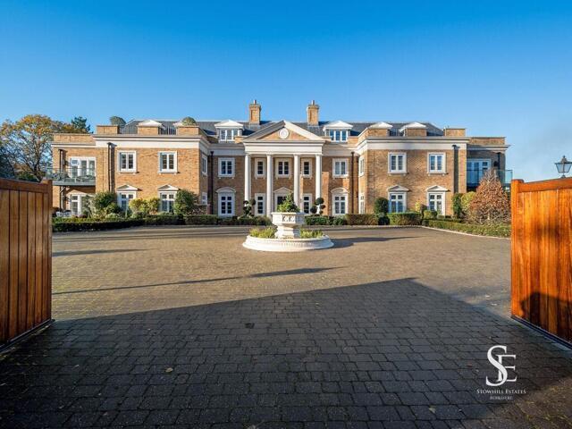 Shared Living/roommate 3 Bedroom For Sale Surrey Windsor And Maidenhead 1500000 ES98834922