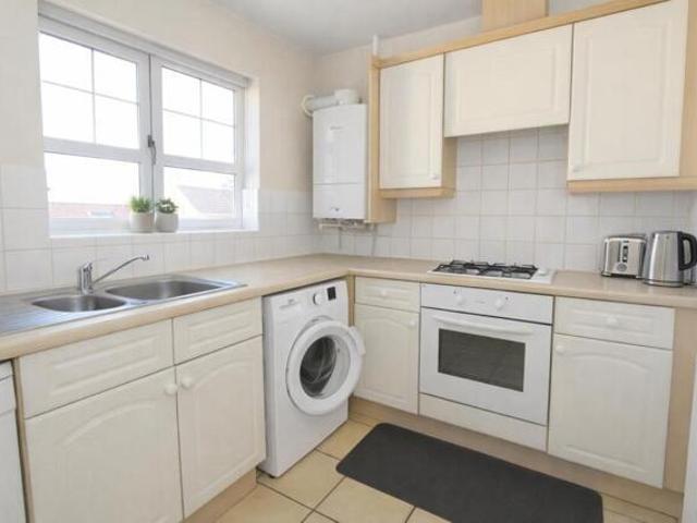 Shared Living/roommate 3 Bedroom For Sale Surrey Great London 400000 ES99688651