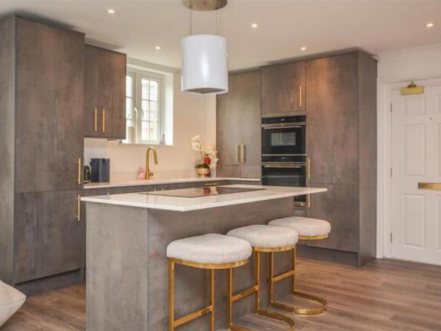 Shared Living/roommate 3 Bedroom For Sale Warley Warley 480000 ES99808687