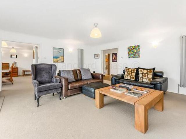 Shared Living/roommate 3 Bedroom For Sale Woodford Greater London 1000000 ES100881573
