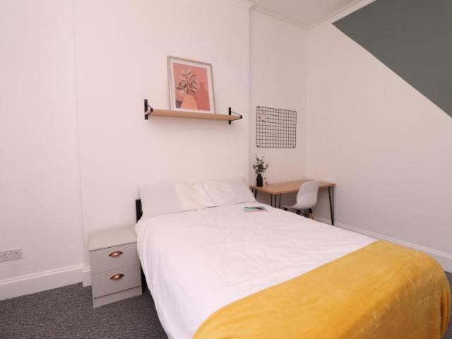 Shared Living/roommate 10 Bedroom For Rent Lancaster Lancaster 489 ELS90560773