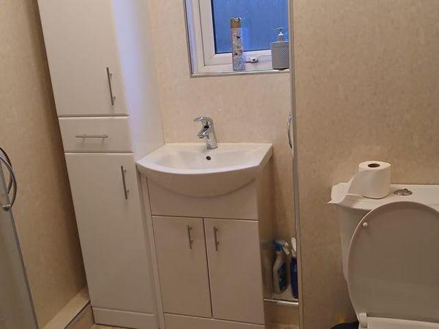 Shared Living/roommate 1 Bedroom For Rent Blackburn Scotland 400 ELS97419258