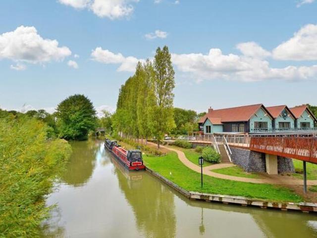 Shared Living/roommate 1 Bedroom For Rent Campbell Park Buckinghamshire 1495 ES101157901