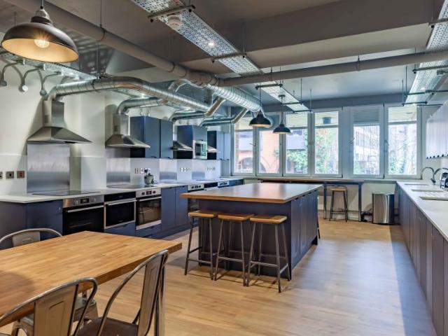 Shared Living/roommate 1 Bedroom For Rent Guildford Guildford 1000 ES99458213