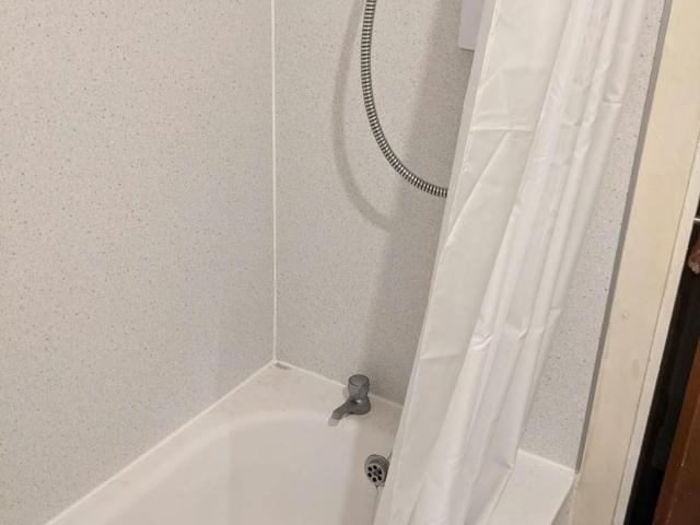 Shared Living/roommate 1 Bedroom For Rent Girvan Girvan 650 ELS100671978