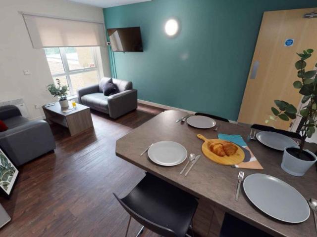 Shared Living/roommate 1 Bedroom For Rent Huddersfield Huddersfield 996 ELS99538119