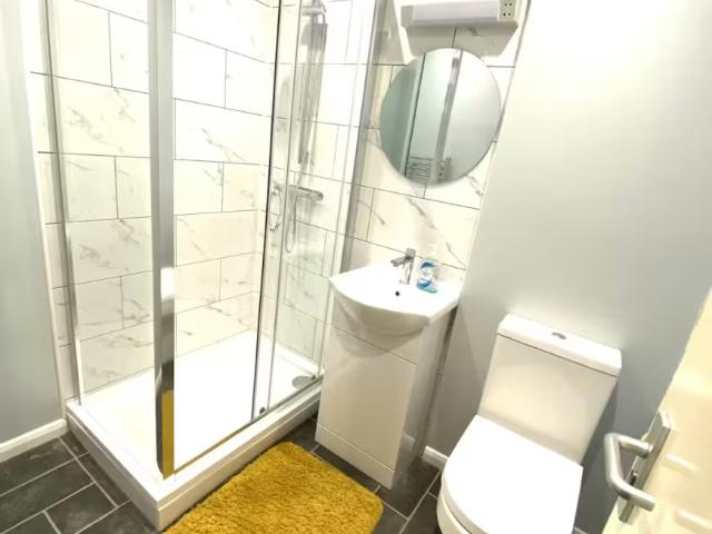 Shared Living/roommate 1 Bedroom For Rent London London 1176 ELS100254473