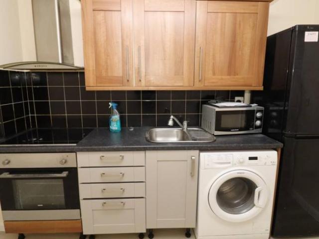 Shared Living/roommate 1 Bedroom For Rent London London 1100 ELS102248328