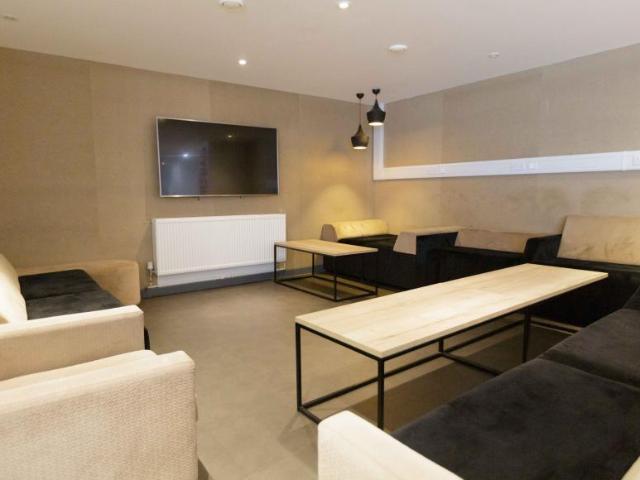 Shared Living/roommate 1 Bedroom For Rent London London 1200 ELS97767694