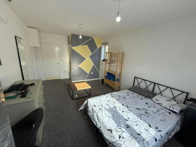 Shared Living/roommate 1 Bedroom For Rent London London 1200 ELS101642502
