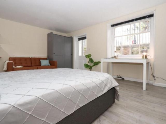 Shared Living/roommate 1 Bedroom For Rent London London 1885 ELS90560328