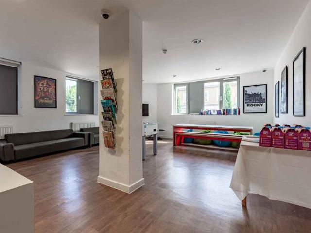 Shared Living/roommate 1 Bedroom For Rent London London 1800 ELS99496524