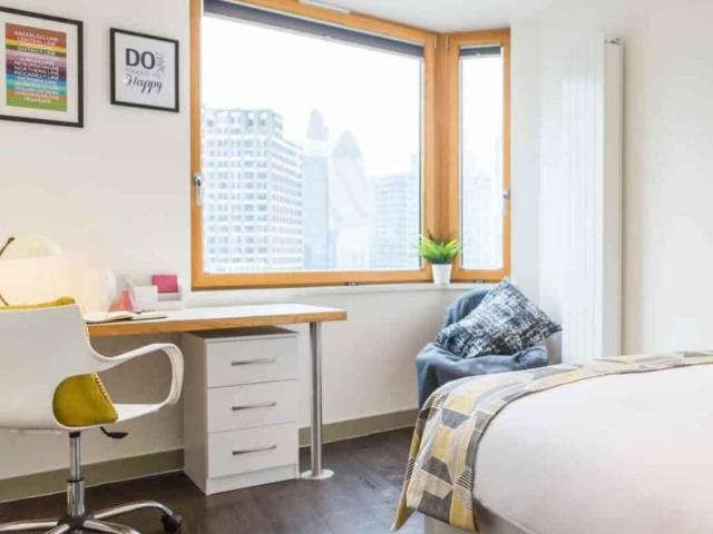 Shared Living/roommate 1 Bedroom For Rent London London 2440 ELS99502948