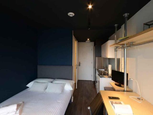 Shared Living/roommate 1 Bedroom For Rent London London 2440 ELS99502955