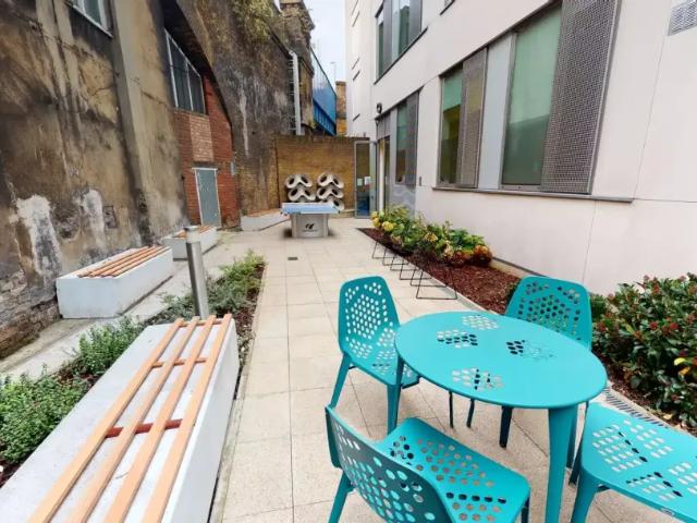 Shared Living/roommate 1 Bedroom For Rent London London 2452 ELS97668701