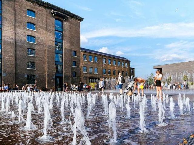 Shared Living/roommate 1 Bedroom For Rent London London 2640 ELS99496474