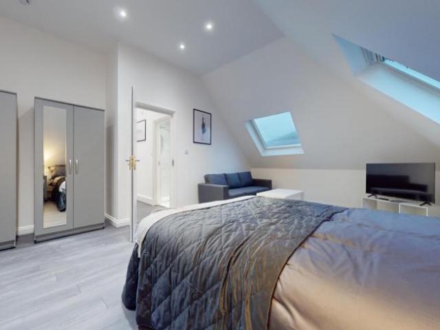 Shared Living/roommate 1 Bedroom For Rent London London 3350 ELS90563944