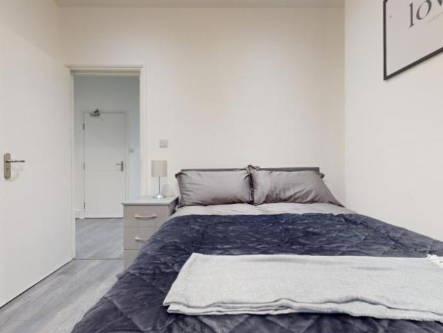 Shared Living/roommate 1 Bedroom For Rent London London 3350 ELS90563946