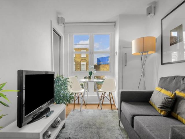 Shared Living/roommate 1 Bedroom For Rent London London 3584 ELS90561967