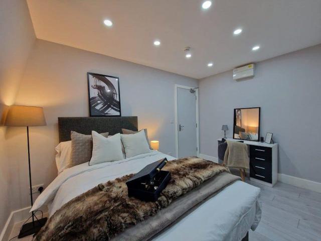 Shared Living/roommate 1 Bedroom For Rent London London 3500 ELS66389627