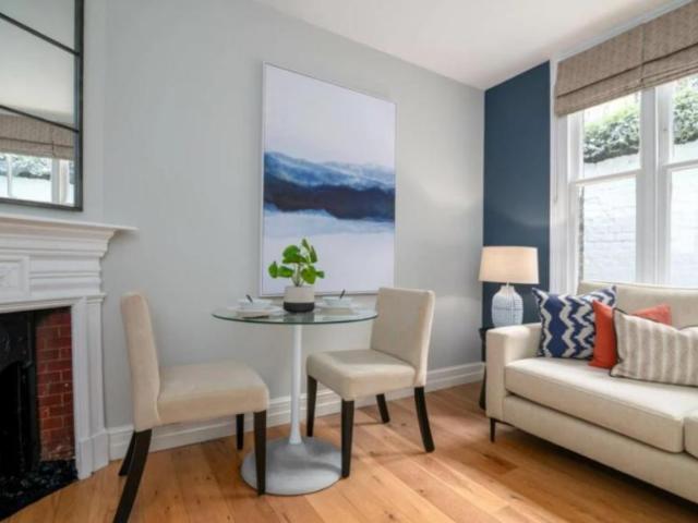 Shared Living/roommate 1 Bedroom For Rent London London 3900 ELS90560546