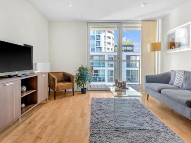 Shared Living/roommate 1 Bedroom For Rent London London 3913 ELS90561988