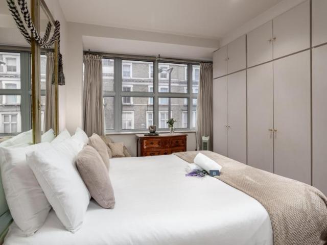 Shared Living/roommate 1 Bedroom For Rent London London 4000 ELS90563765