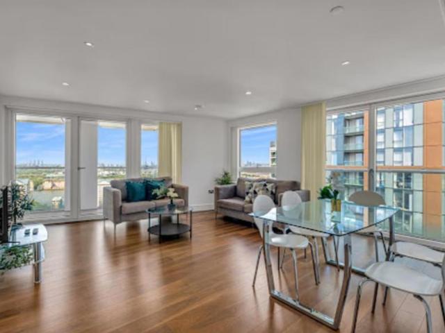 Shared Living/roommate 1 Bedroom For Rent London London 4905 ELS90561989