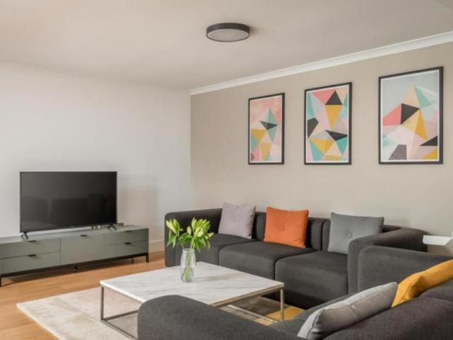 Shared Living/roommate 1 Bedroom For Rent London London 5299 ES90560957