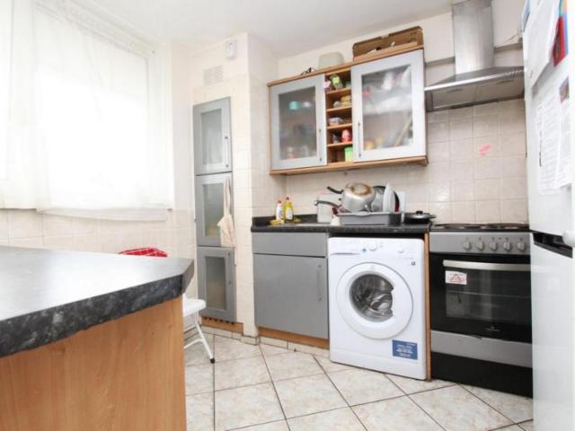 Shared Living/roommate 1 Bedroom For Rent London London 759 ES90560087