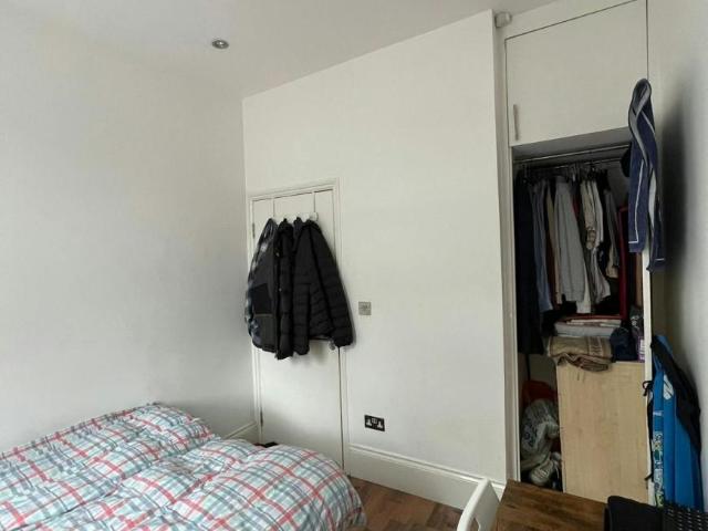Shared Living/roommate 1 Bedroom For Rent London London 953 ELS102247408