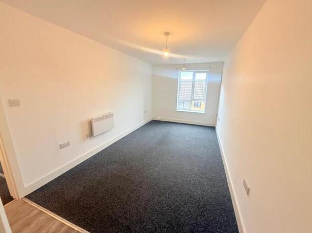 Shared Living/roommate 1 Bedroom For Rent Yeovil Somerset 750 ES101611617