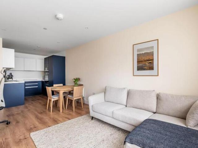 Shared Living/roommate 1 Bedroom For Sale Oxted Surrey 450000 ES101025461