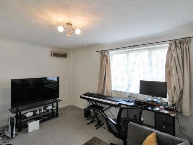 Shared Living/roommate 1 Bedroom For Sale Ashford Kent 140000 ES100685383