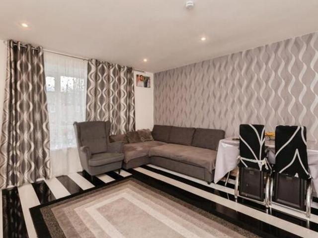 Shared Living/roommate 1 Bedroom For Sale Basildon Essex 170000 ES99986608