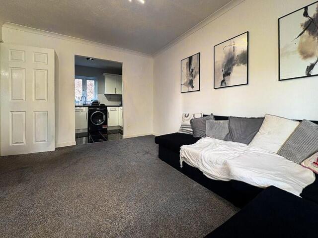 Shared Living/roommate 1 Bedroom For Sale Basildon Essex 180000 ELS99290113