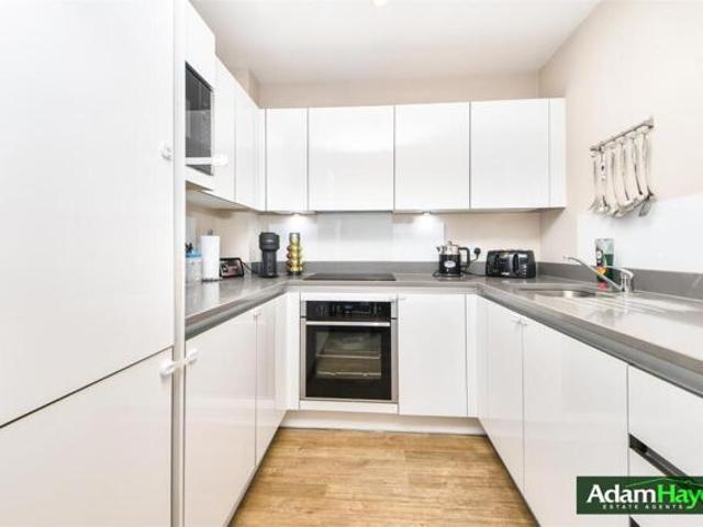 Shared Living/roommate 1 Bedroom For Sale Barnet Greater London 95000 ELS98864722