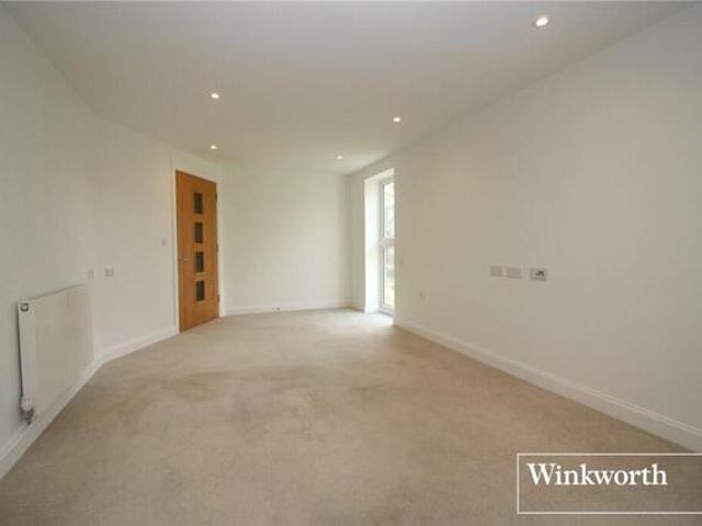 Shared Living/roommate 1 Bedroom For Sale Borehamwood Hertfordshire 280000 ELS101676223