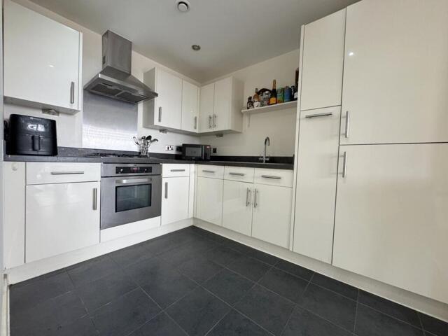 Shared Living/roommate 1 Bedroom For Sale Chelmsford Essex 200000 ES100058004