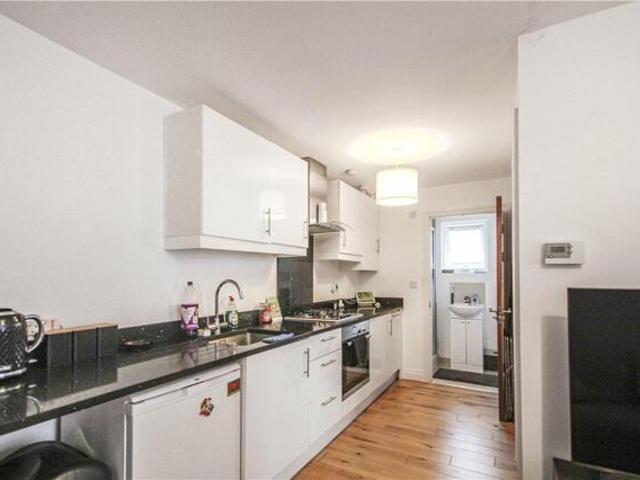 Shared Living/roommate 1 Bedroom For Sale Chertsey Surrey 165000 ES100058356