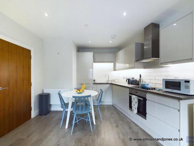 Shared Living/roommate 1 Bedroom For Sale Chertsey Surrey 234995 ES101678853