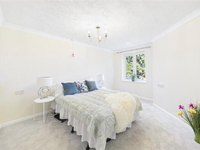 Shared Living/roommate 1 Bedroom For Sale East Grinstead West Sussex 95000 ES99344880