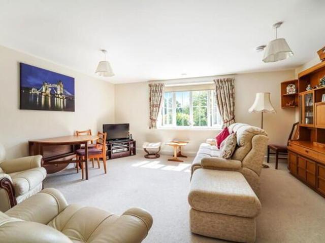 Shared Living/roommate 1 Bedroom For Sale Epsom Surrey 220000 ES99237093