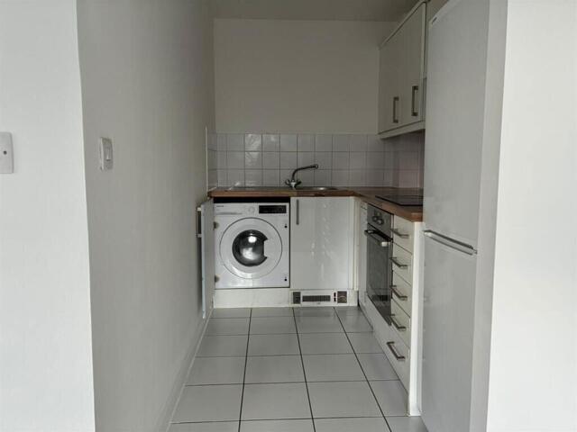 Shared Living/roommate 1 Bedroom For Sale Feltham Greater London 160000 ES99029360