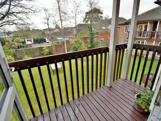 Shared Living/roommate 1 Bedroom For Sale Ferndown Dorset 130000 ES100786587