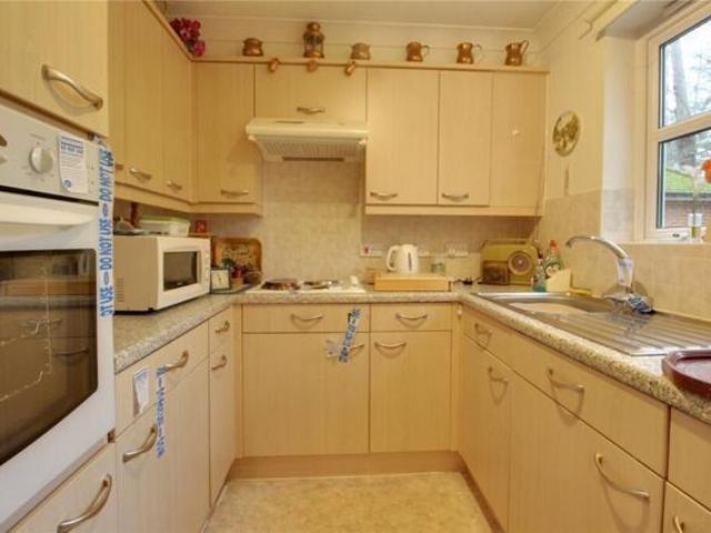 Shared Living/roommate 1 Bedroom For Sale Fleet Hampshire 100000 ES98834508