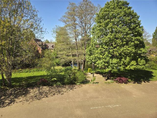 Shared Living/roommate 1 Bedroom For Sale Godalming Surrey 215000 ELS101674774