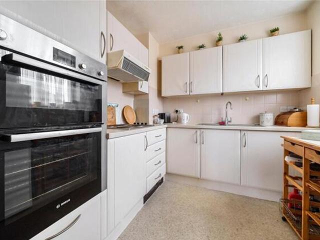 Shared Living/roommate 1 Bedroom For Sale Hook Hampshire 165000 ES100685183