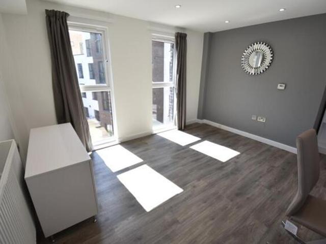 Shared Living/roommate 1 Bedroom For Sale Luton Bedfordshire 150000 ES98119500