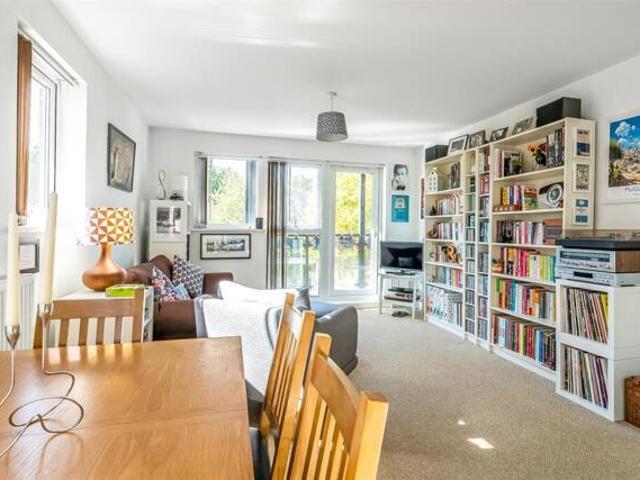 Shared Living/roommate 1 Bedroom For Sale Leatherhead Surrey 235000 ELS98930162